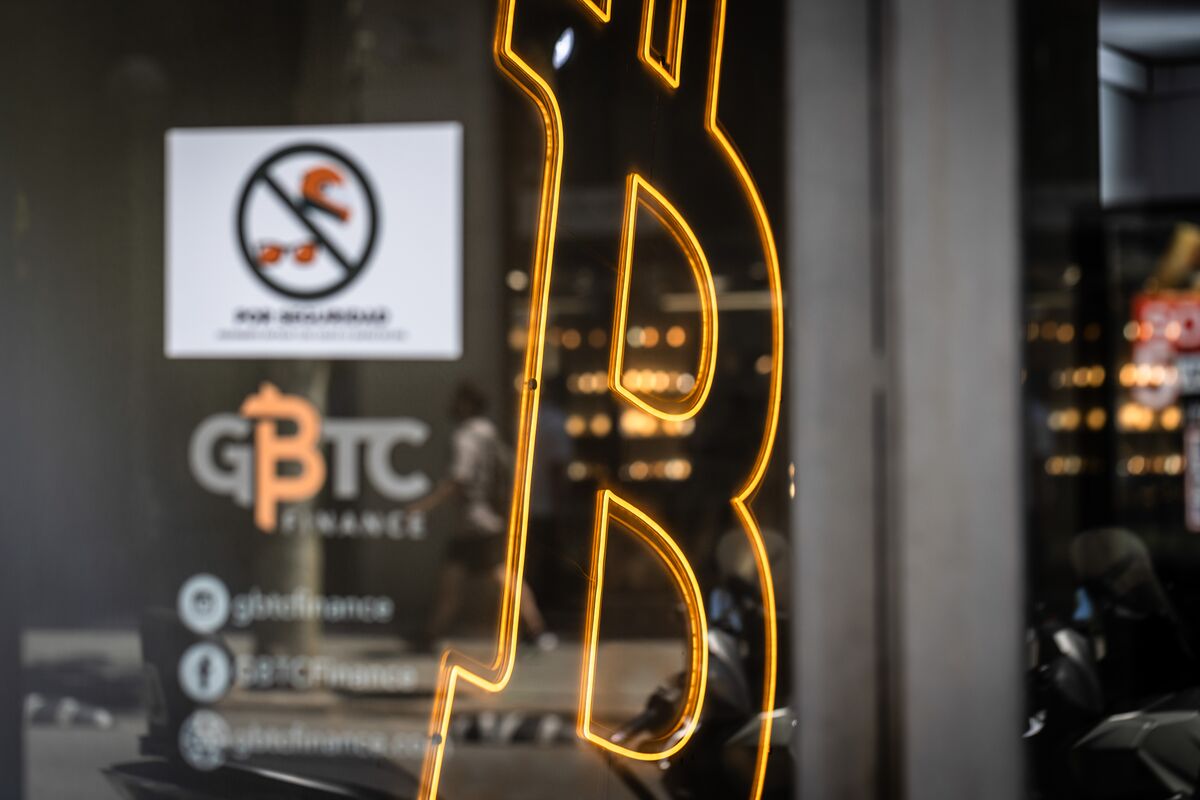 Crypto Hit by Bitcoin Whales Dumping $45B in Bets - Evolution IT